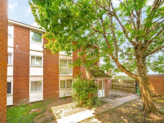 Meads Court, 38 Carnarvon Road. 1 bed flat to rent £1,625 pcm £375 pw