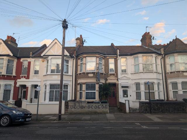 Meads Road, London N22, 2 bed flat to rent, £1,850 pcm | PrimeLocation