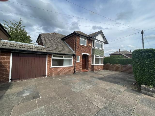 Meadway, Bramhall, Stockport 4 bed detached house to rent £2,400 pcm £554 pw