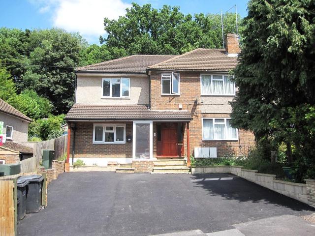 Meadway, Coulsdon CR5, 1 bed flat to rent, £1,200 pcm | PrimeLocation