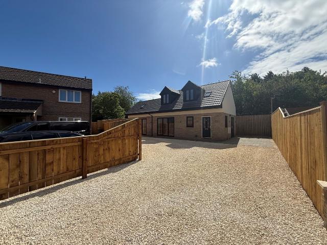 Meadway Drive, Newcastle Upon Tyne NE12, 2 bed bungalow to rent, £1,500 pcm | PrimeLocation