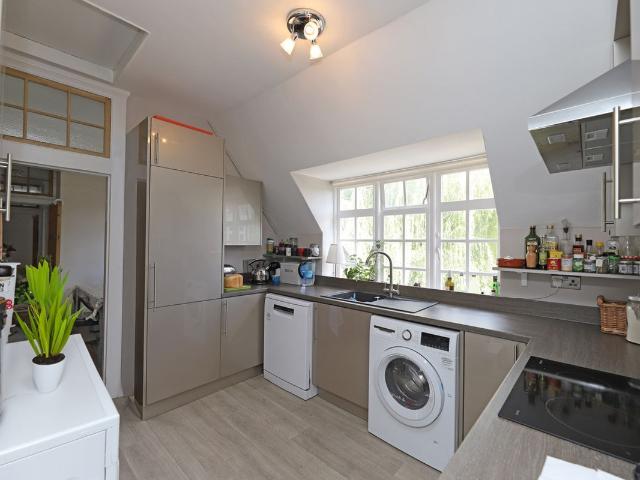 Meadway, Hampstead Garden Suburb NW11, 3 bed flat to rent, £2,750 pcm | PrimeLocation