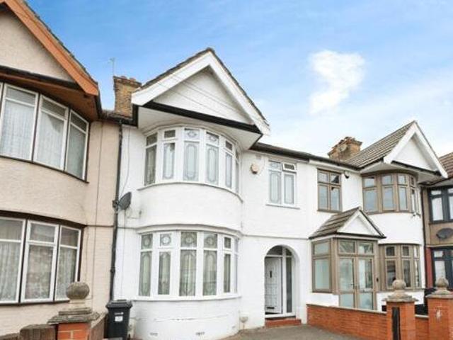 Meadway, Ilford, 4 Bedroom Terraced