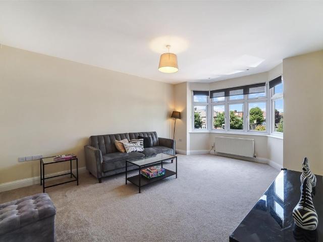 Meadway, Raynes Park SW20, 2 bed flat to rent, £2,000 pcm | PrimeLocation