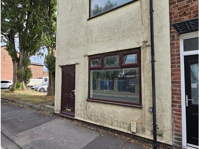 Mealhouse Lane, Manchester M46, 2 bed end terrace house to rent, £750 pcm | PrimeLocation