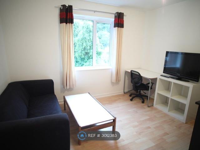 Meanwood Heights, Leeds LS7, 2 bed flat to rent, £950 pcm | PrimeLocation