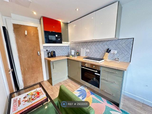 Meanwood, Leeds LS6, Studio to rent, £985 pcm | PrimeLocation
