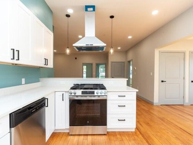 Mechanic Unit,clinton, Condo For Sale