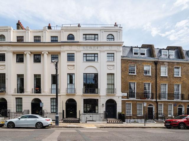 Mecklenburgh Square, Bloomsbury, London WC1N, 2 bed flat to rent, £3,684 pcm | PrimeLocation