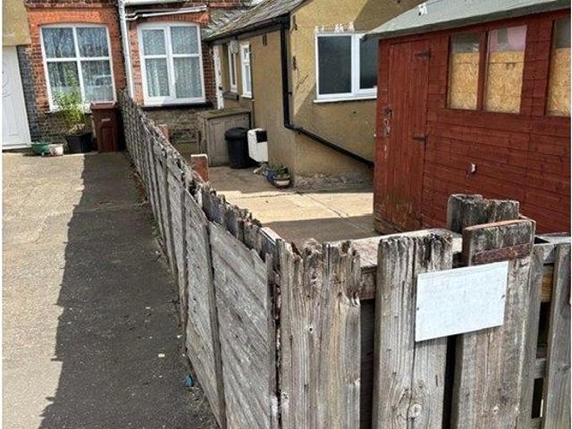 Medtha House, Rochester ME3, 2 bed flat to rent, £900 pcm | PrimeLocation