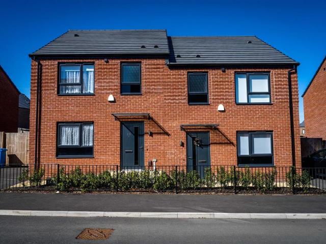 Medway Close, Sheffield, S2 3 bed semi detached house to rent £1,310 pcm £302 pw