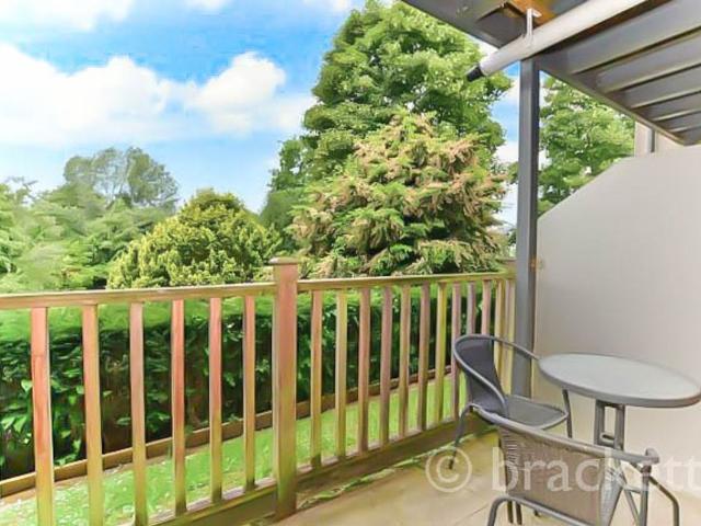 Medway Drive, Tunbridge Wells TN1, 2 bed flat to rent, £1,400 pcm | PrimeLocation