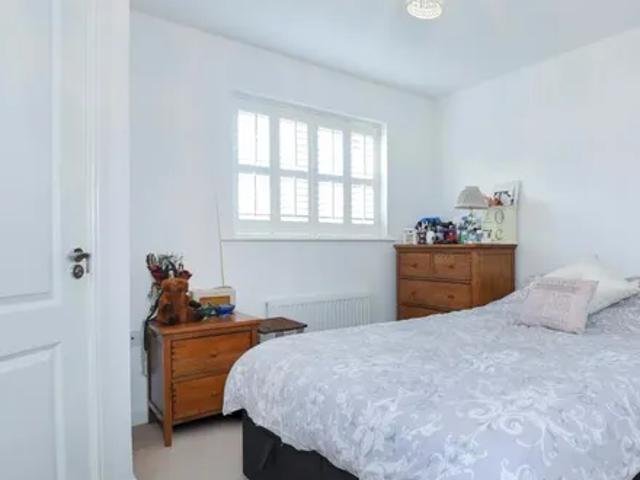 Medway House, Hankey Place, Bermondsey Village, London, SE1 4BJ, United Kingdom | 3 bed apartment for rent #154588373 | Rentberry