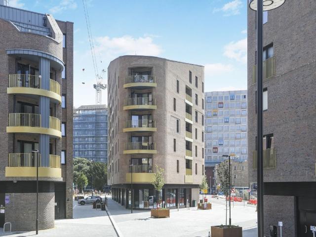 Medway Street, Chatham ME4, 1 bed flat to rent, £1,250 pcm | PrimeLocation