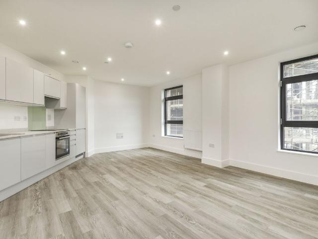 Medway Street, Chatham ME4, 1 bed flat to rent, £1,295 pcm | PrimeLocation