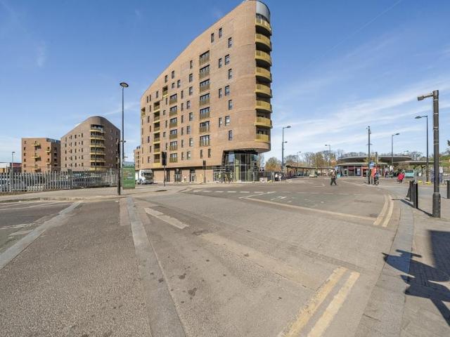 Medway Street Chatham ME4 2 bed flat to rent £1,495 pcm £345 pw