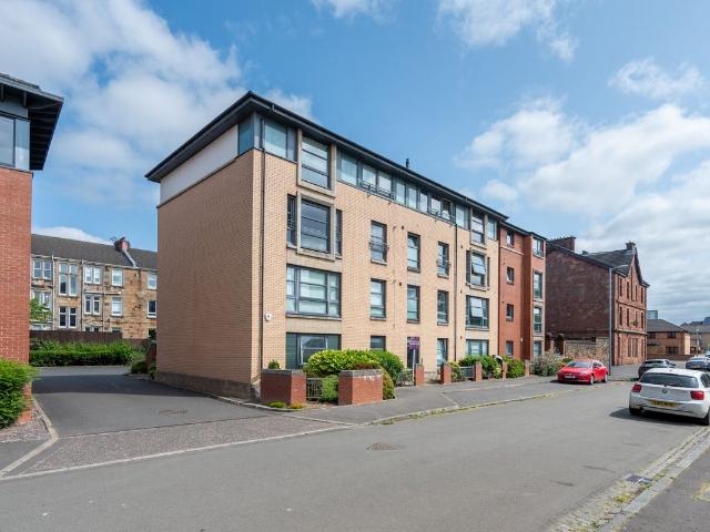 Medwyn Street, Glasgow G14, 2 bed flat to rent, £1,100 pcm | PrimeLocation