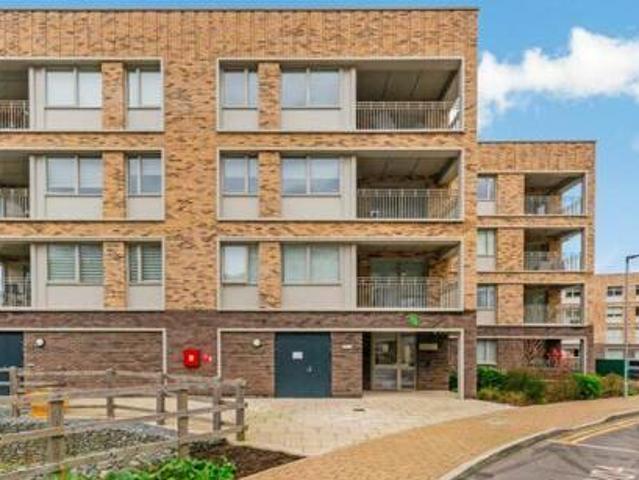 Medawar Drive, London, 3 Bedroom Apartment