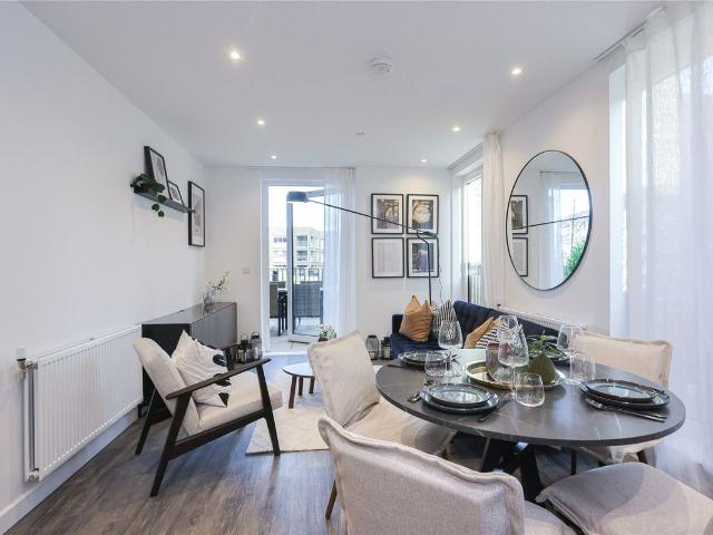 Medawar Drive, London NW7, 1 bed flat to rent, £1,895 pcm | PrimeLocation