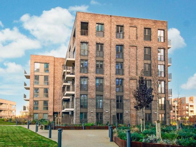 Medawar Drive, Wolff House NW7, 2 bed flat to rent, £2,400 pcm | PrimeLocation