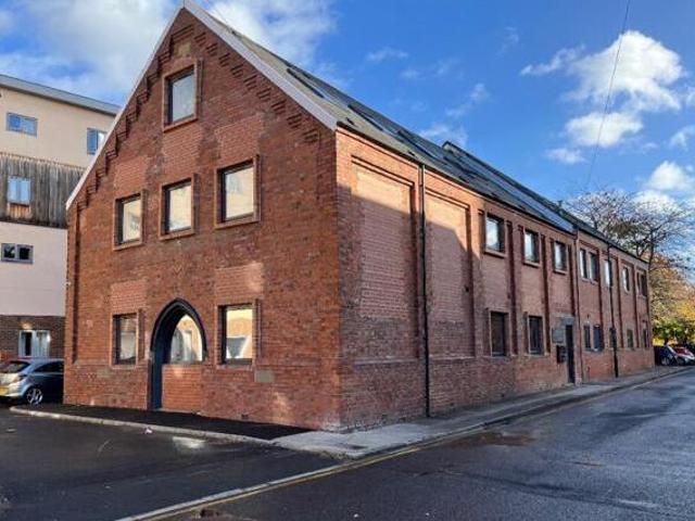 Medburn House, Barker Street, 4 Bedroom Apartment