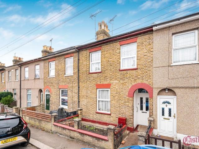 Medcalf Road, Enfield EN3 6HL 38B1666A 05CF 4A3C 9473 E3AA36DCC1CF Castles Estate Agents