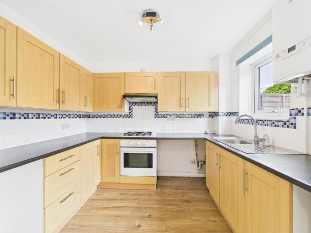 Medeswell, Peterborough PE2 3 bed terraced house to rent £1,095 pcm £253 pw