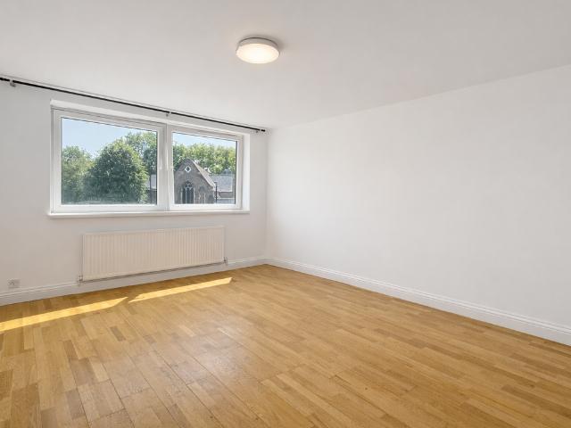 Medfield Street, London SW15, 1 bed flat to rent, £1,700 pcm | PrimeLocation