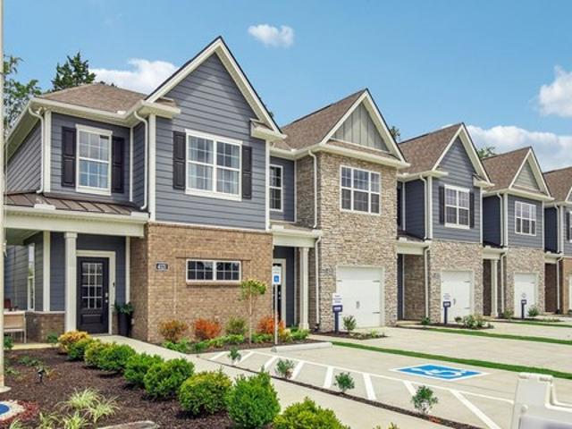 MEDFORD Plan River Landing Townhomes Community