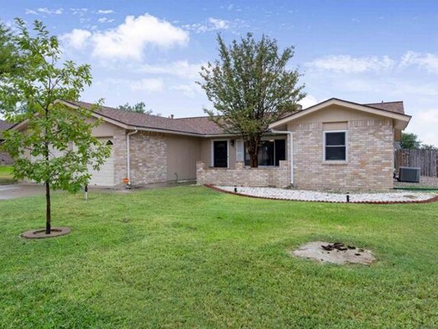 Medicine Bow Trl, Del Rio, Home For Sale