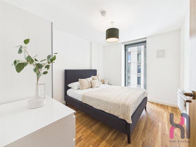 Media City, Michigan Point Tower A, 9 Michigan Avenue, Salford M50, 1 bed flat to rent, £1,050 pcm | PrimeLocation