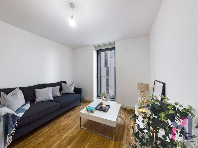 Media City, Michigan Point Tower A, 9 Michigan Avenue, Salford M50, 1 bed flat to rent, £1,050 pcm | PrimeLocation