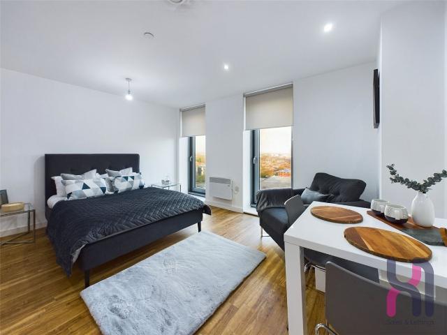 Media City, Michigan Point Tower A, 9 Michigan Avenue, Salford M50, Studio to rent, £850 pcm | PrimeLocation
