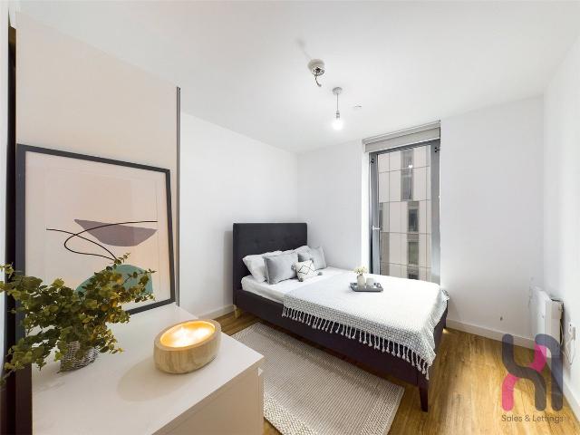 Media City, Michigan Point Tower B, 11 Michigan Avenue, Salford M50, 1 bed flat to rent, £1,050 pcm | PrimeLocation
