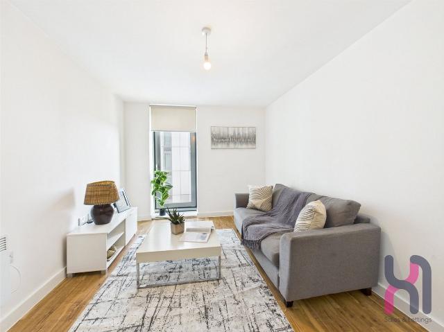 Media City, Michigan Point Tower B, 11 Michigan Avenue, Salford M50, 1 bed flat to rent, £1,050 pcm | PrimeLocation