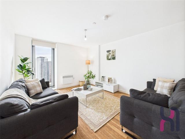 Media City, Michigan Point Tower B, 11 Michigan Avenue, Salford M50, 3 bed flat to rent, £1,695 pcm | PrimeLocation