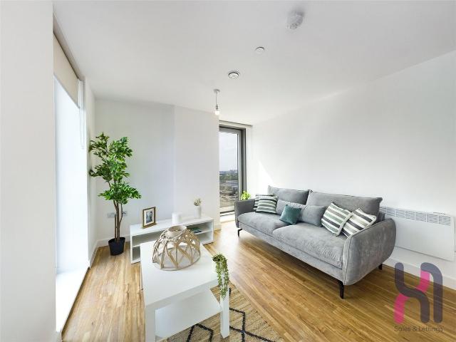 Media City, Michigan Point Tower D, 18 Michigan Avenue, Salford M50, 2 bed flat to rent, £1,325 pcm | PrimeLocation