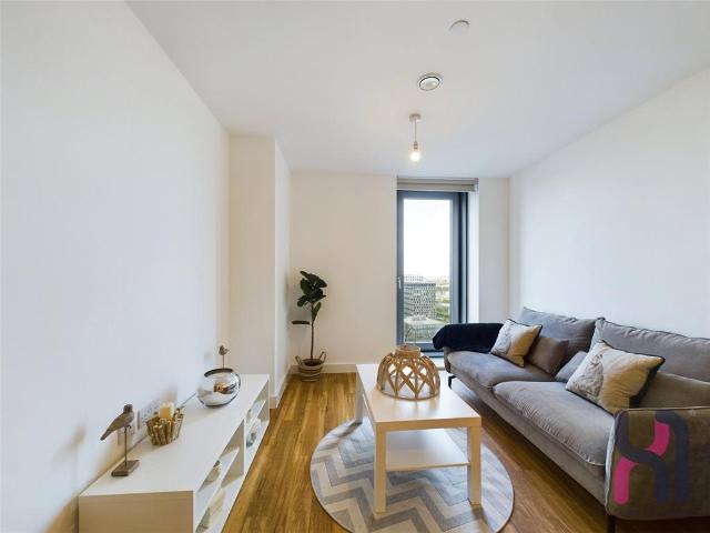Media City, Michigan Point Tower D. 2 bed flat to rent £1,325 pcm £306 pw