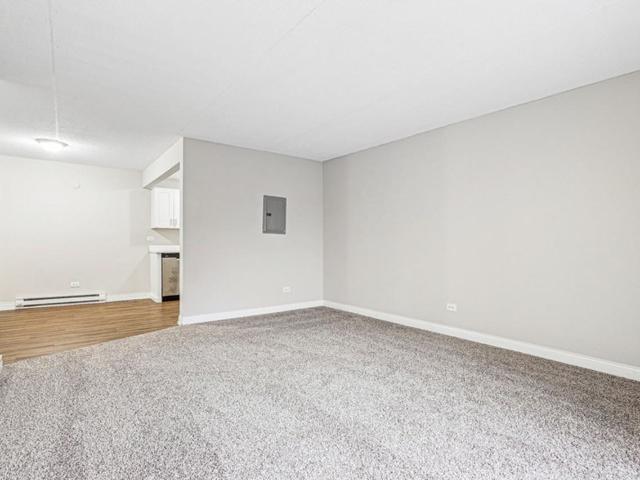 Medinah Terrace Apartments 1 Bedroom Apartment for Rent at 1565 W Irving Park Rd, Itasca, IL 60143