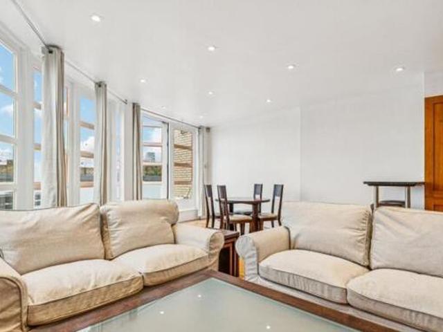 Mediterranean House, Wandsworth High Street, 2 Bedroom Flat