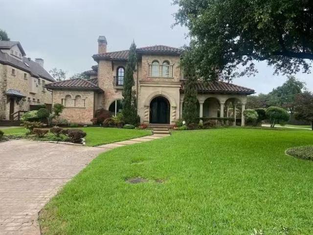 Mediterranean, Single Family Residence Dallas, TX 6504 Turn.