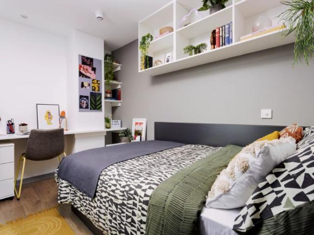 Medium Ensuite