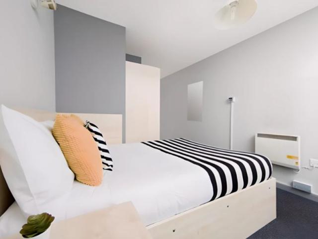 Medium Ensuite