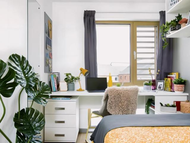 Medium Ensuite