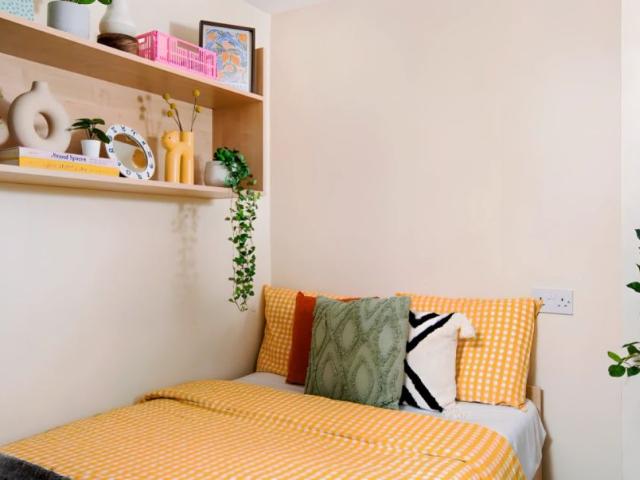 Medium Ensuite