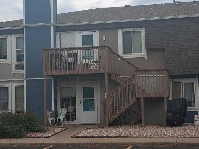 Medium Sized Bedroom Near Campus