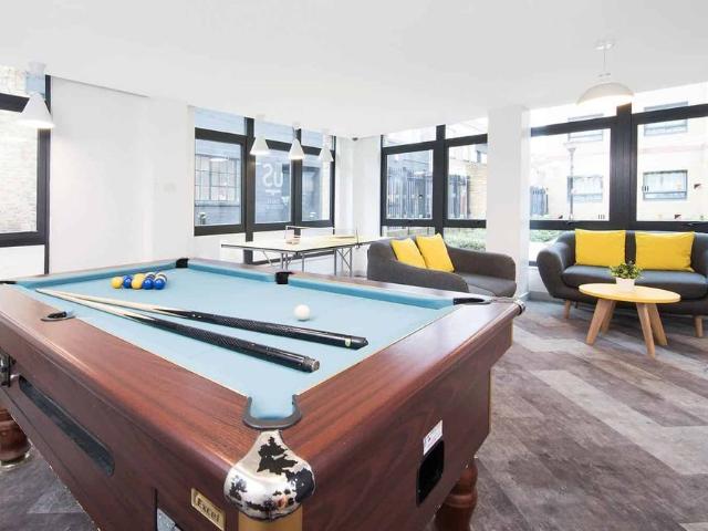 Large Standard Double Ensuite: Three Bed Flat