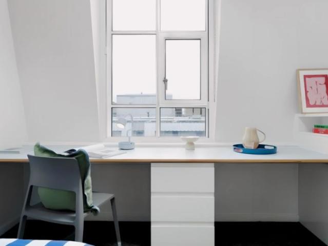 Medium Plus Studio