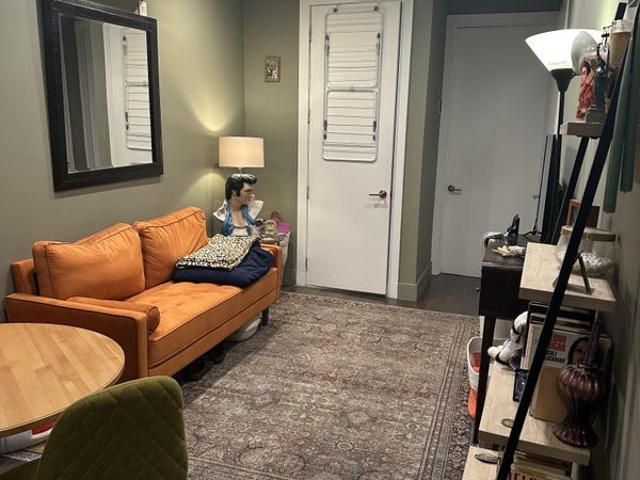 Medium room in 3 bed/1.5 bath in prime Ridgewood