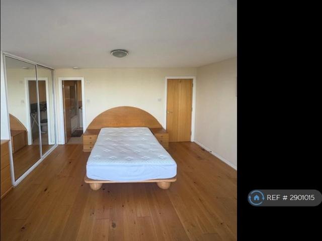 Medland House, London, E14 1 bed in a house share to rent £1,375 pcm £317 pw